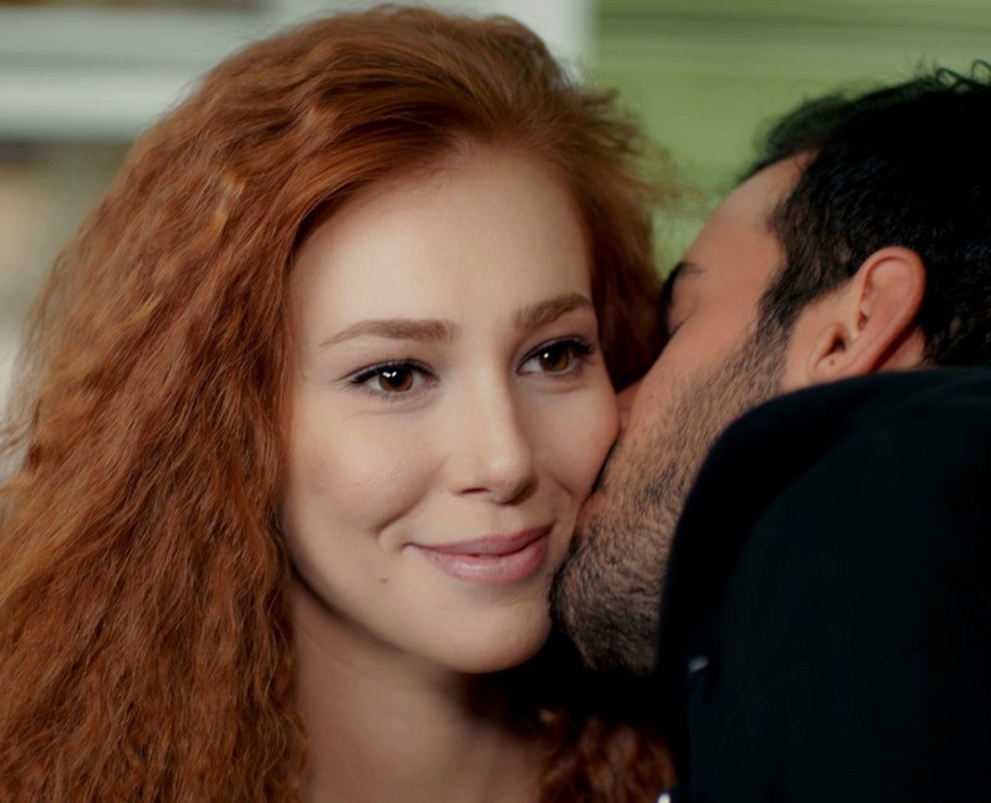 Picture of Elçin Sangu