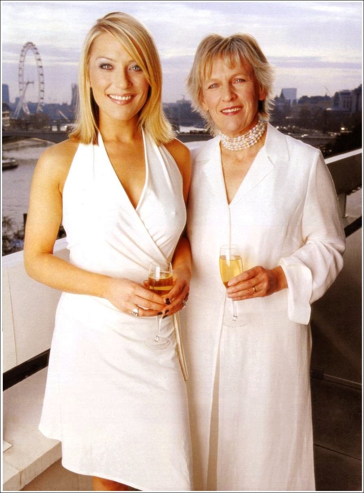 Picture of Zoe Lucker