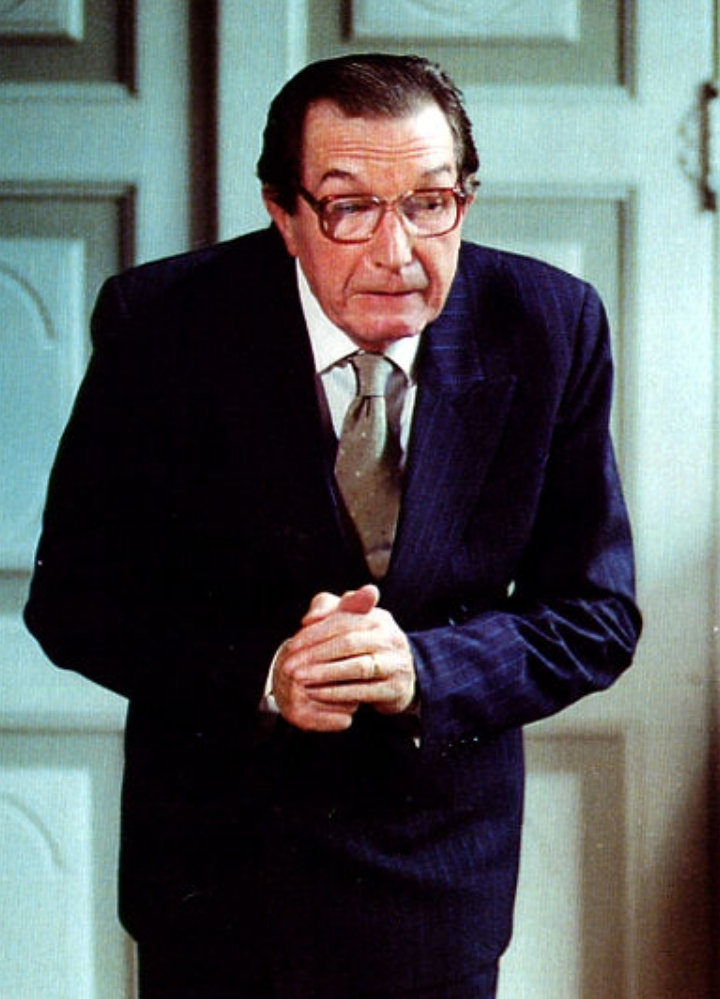 Mario Marchetti nel ruolo di Giulio Andreotti.