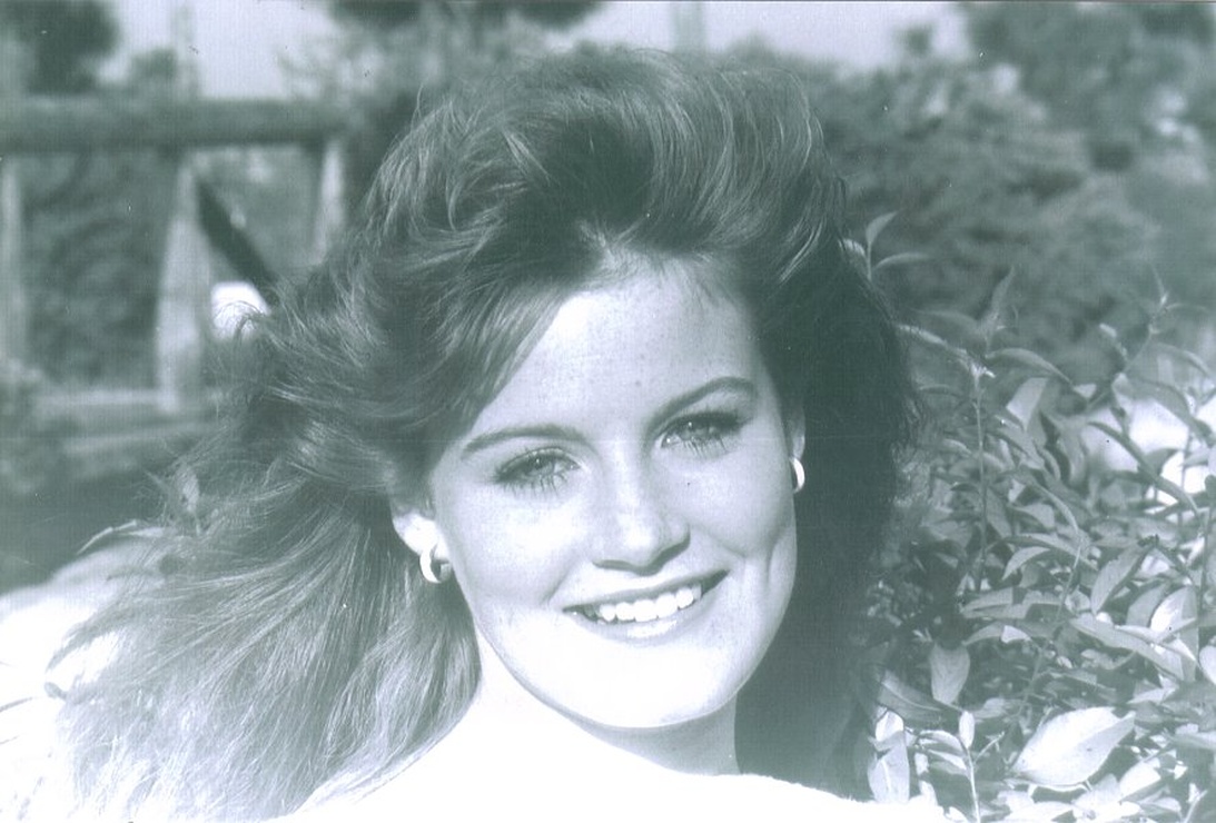 Picture of Laura Leighton
