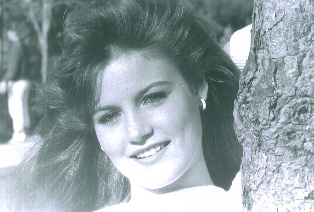 Picture of Laura Leighton