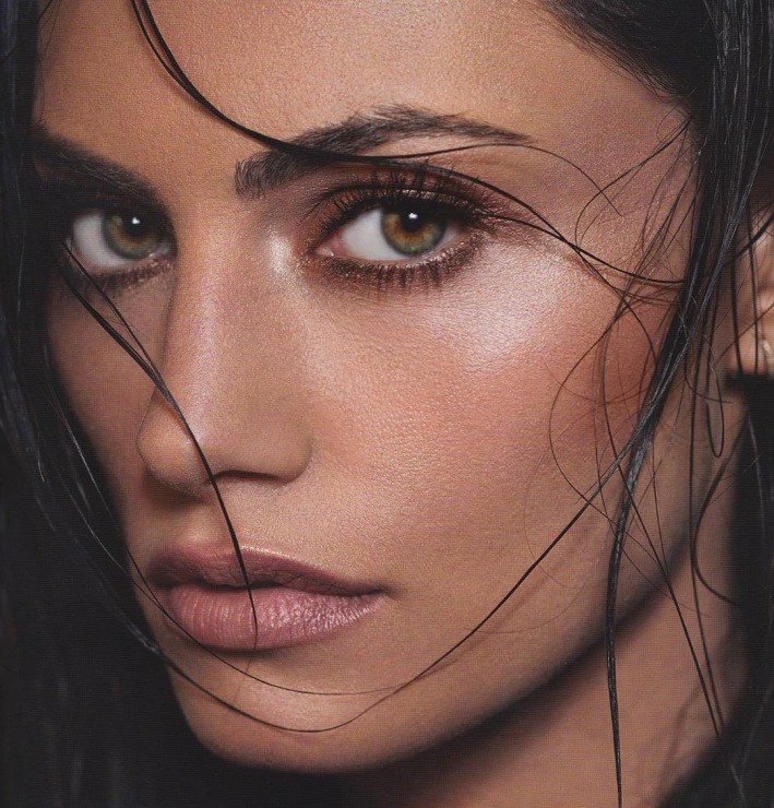 Picture of Phoebe Tonkin