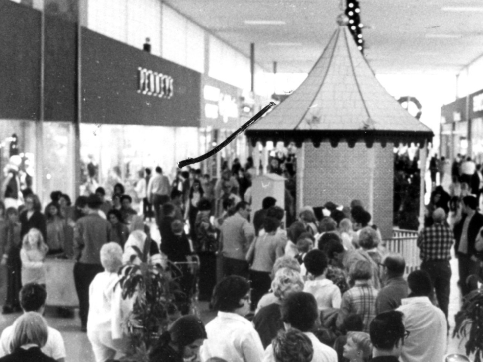 Shoppers at River Roads Shopping Center