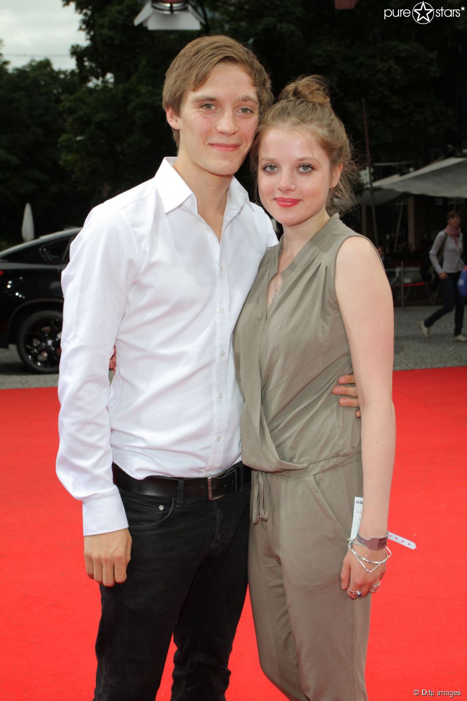 Jonas Nay and Jella Haase