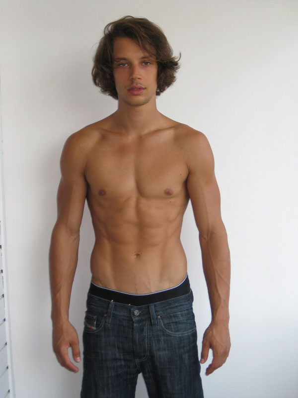 Dejvis Svilar image