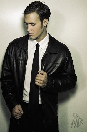 Picture of ROB THWAITES