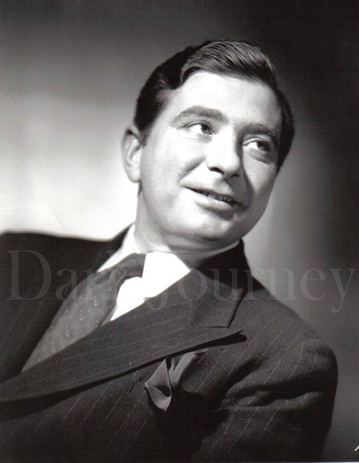 Robert Newton image