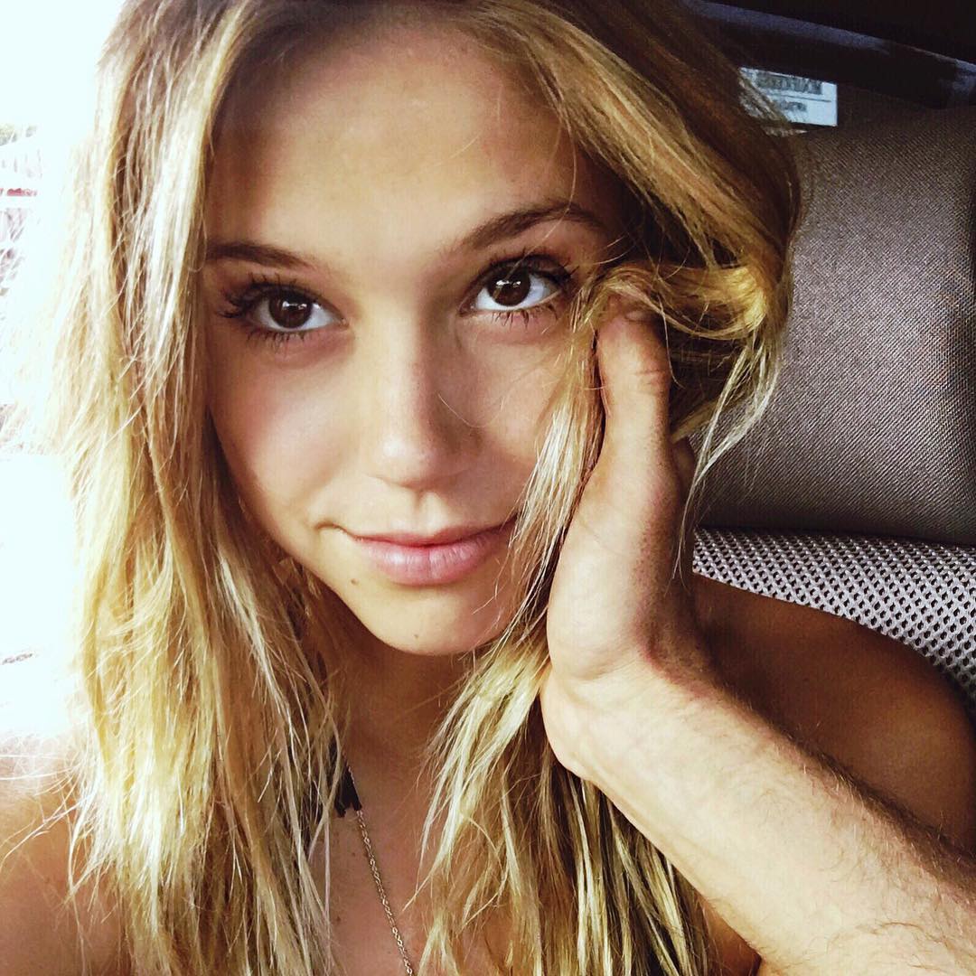 Picture of Alexis Ren