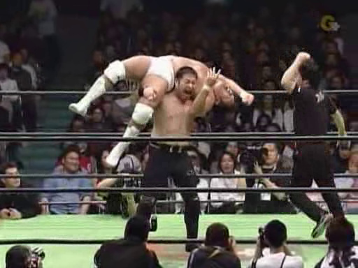 Picture of Jun Akiyama vs. Masao Inoue (4/23/06)