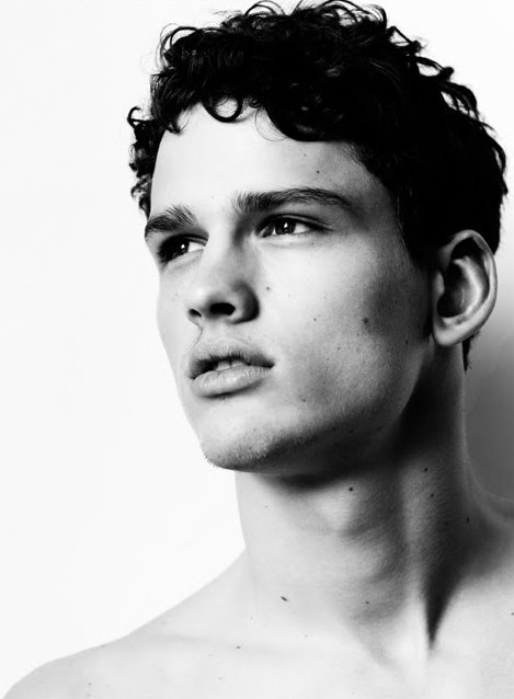 Picture of Simon Nessman