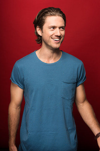 Image of Aaron Tveit
