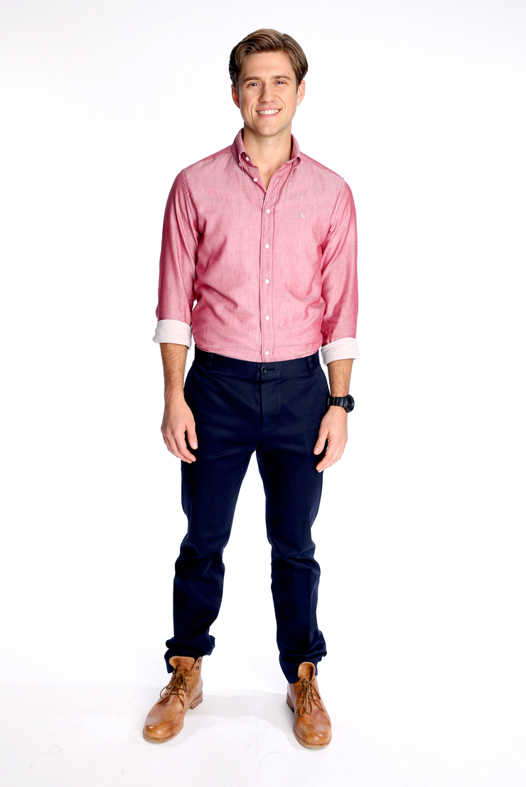 Picture of Aaron Tveit