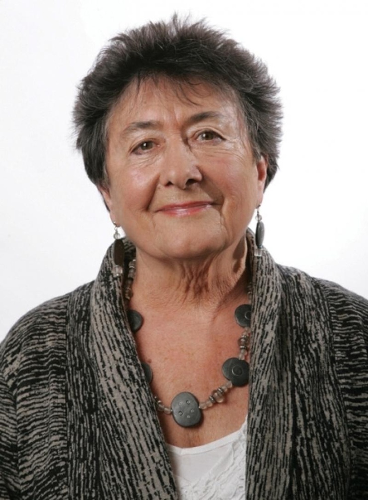 Picture of Mavis Nicholson