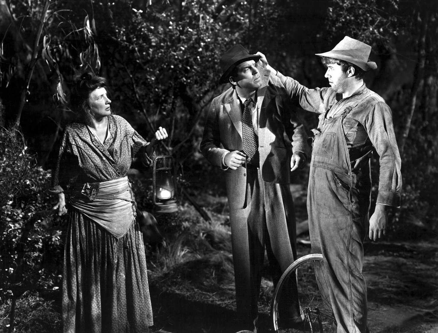 Marjorie Main, Fred MacMurray, Peter Whitney