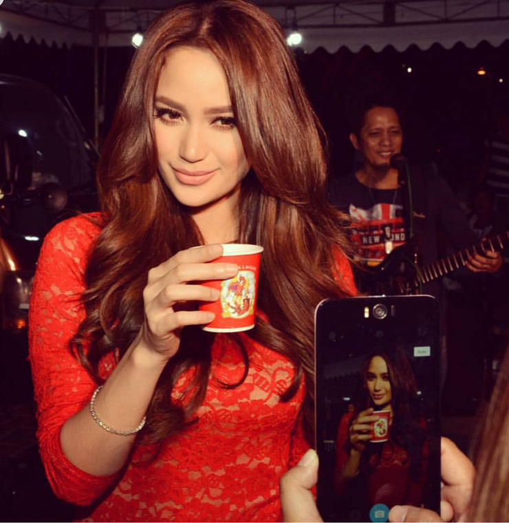 Picture of Arci Muñoz