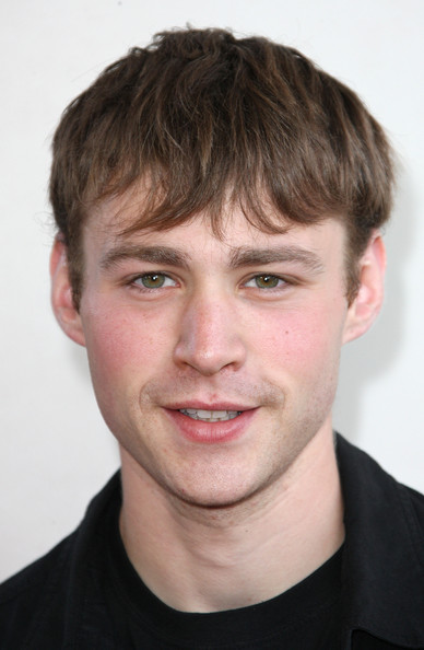 Picture of Emory Cohen