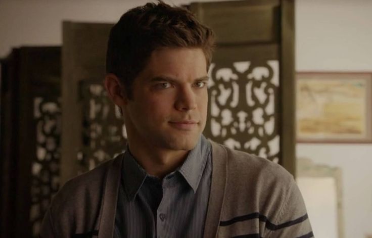 Picture of Jeremy Jordan