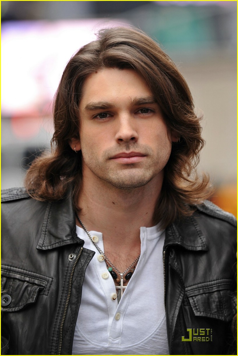 Picture of Justin Gaston
