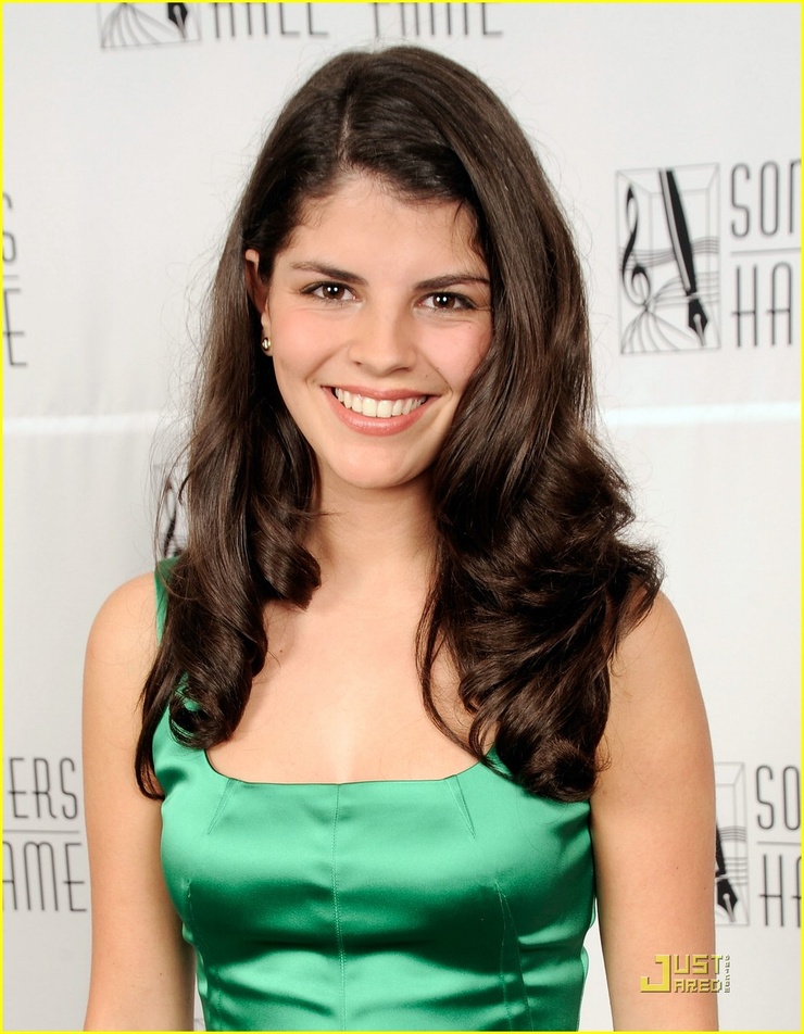 Picture of Nikki Yanofsky