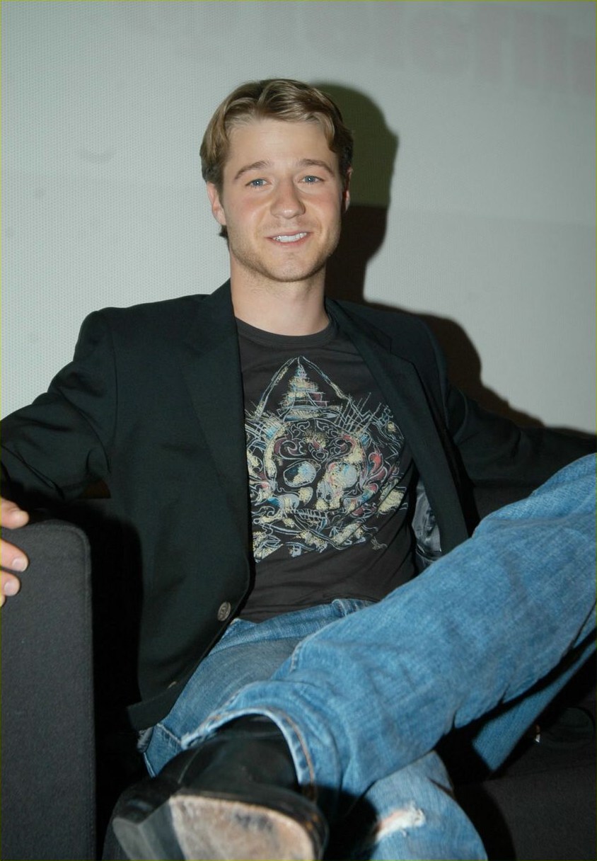 Picture of Ben Mckenzie