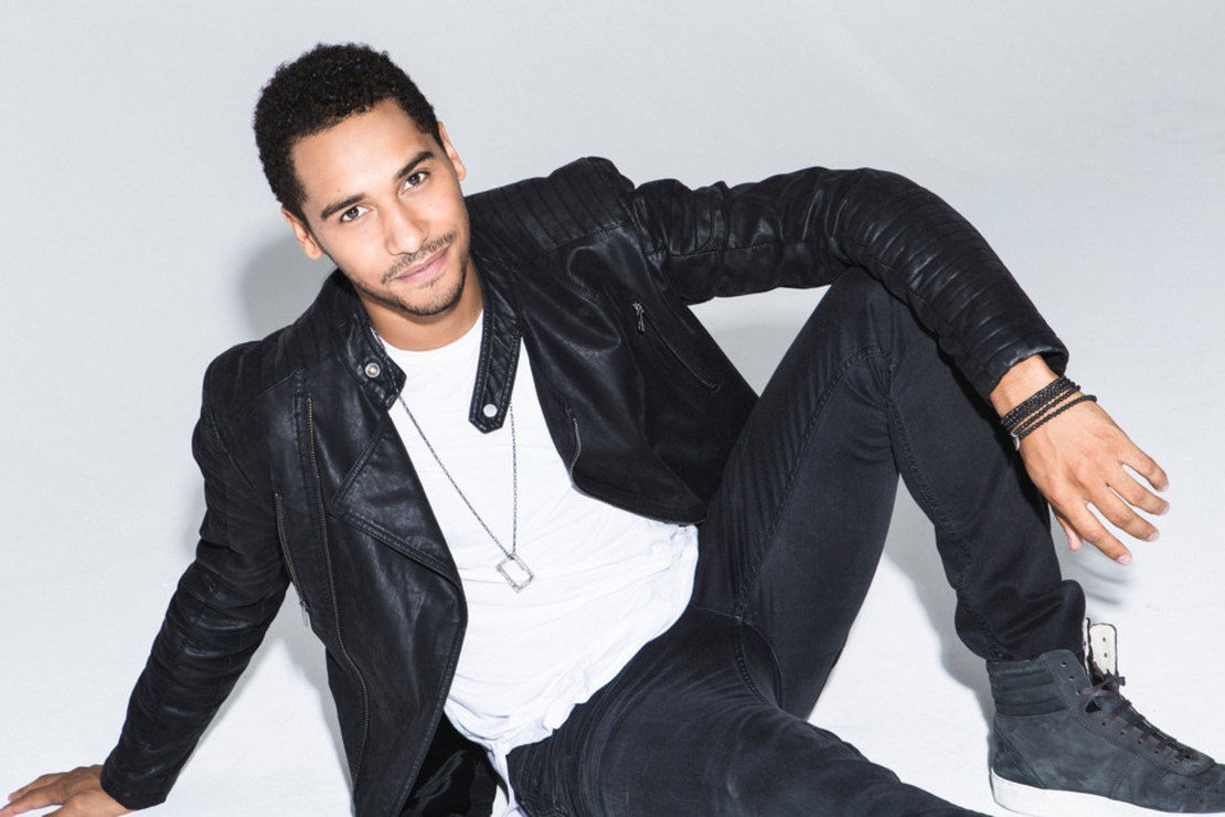 Elliot Knight image