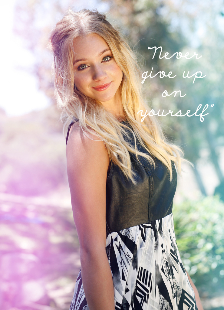 Picture of Mollee Gray